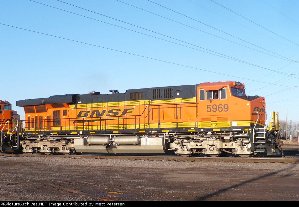 BNSF 5969